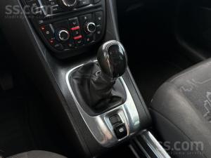 Black Opel Meriva 2011 in Liepaja, with an engine capacity of 1.40 L and mileage of 177 thousand km for 4600 €, photo 26 on AUTOMOTO.COM.LV