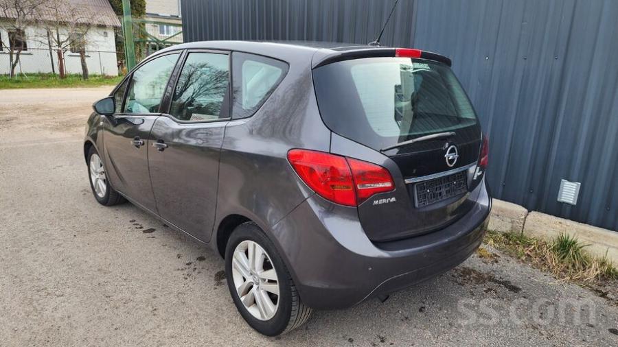Black Opel Meriva 2011 in Ogre, with an engine capacity of 1.70 L and mileage of 0 thousand km for 3150 €, photo 5 on AUTOMOTO.COM.LV