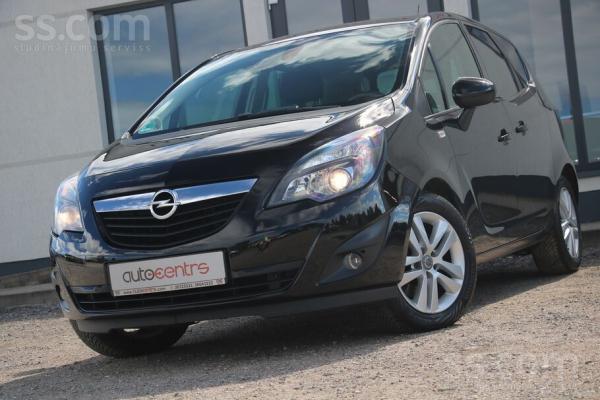 Black Opel Meriva 2011 in Tukums, with an engine capacity of 1.70 L and mileage of 266 thousand km for 4686 €, photo 1 on AUTOMOTO.COM.LV