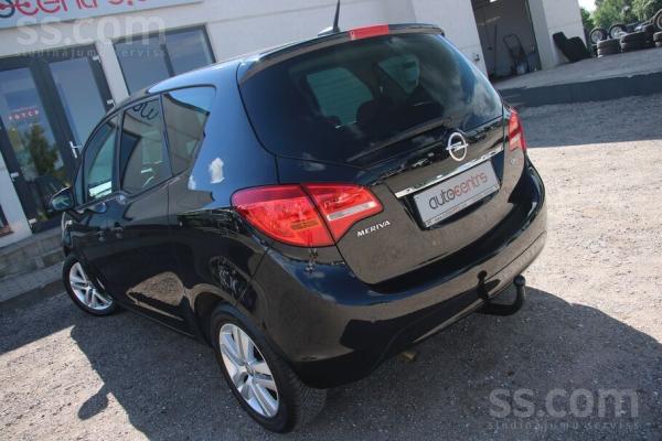 Black Opel Meriva 2011 in Tukums, with an engine capacity of 1.70 L and mileage of 266 thousand km for 4686 €, photo 4 on AUTOMOTO.COM.LV