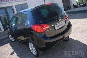 Black Opel Meriva 2011 in Tukums, with an engine capacity of 1.70 L and mileage of 266 thousand km for 4686 €, photo 5 on AUTOMOTO.COM.LV