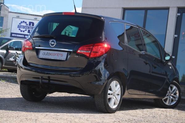 Black Opel Meriva 2011 in Tukums, with an engine capacity of 1.70 L and mileage of 266 thousand km for 4686 €, photo 5 on AUTOMOTO.COM.LV
