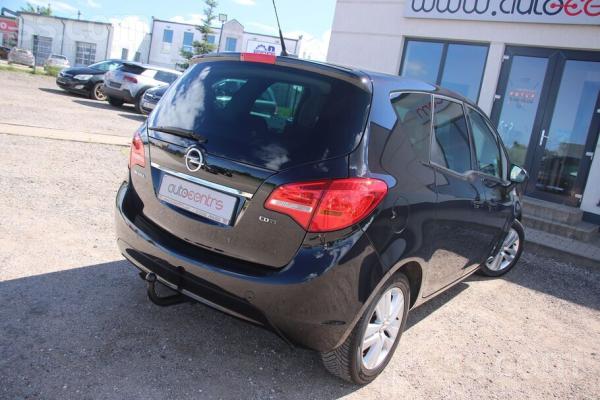 Black Opel Meriva 2011 in Tukums, with an engine capacity of 1.70 L and mileage of 266 thousand km for 4686 €, photo 6 on AUTOMOTO.COM.LV