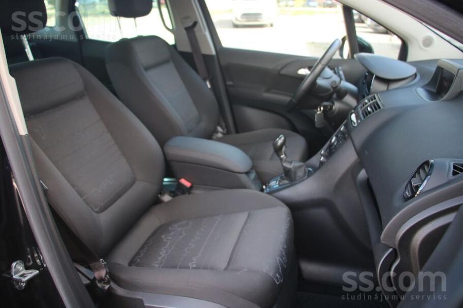 Black Opel Meriva 2011 in Tukums, with an engine capacity of 1.70 L and mileage of 266 thousand km for 4686 €, photo 11 on AUTOMOTO.COM.LV