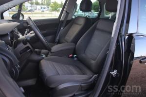 Black Opel Meriva 2011 in Tukums, with an engine capacity of 1.70 L and mileage of 266 thousand km for 4686 €, photo 14 on AUTOMOTO.COM.LV