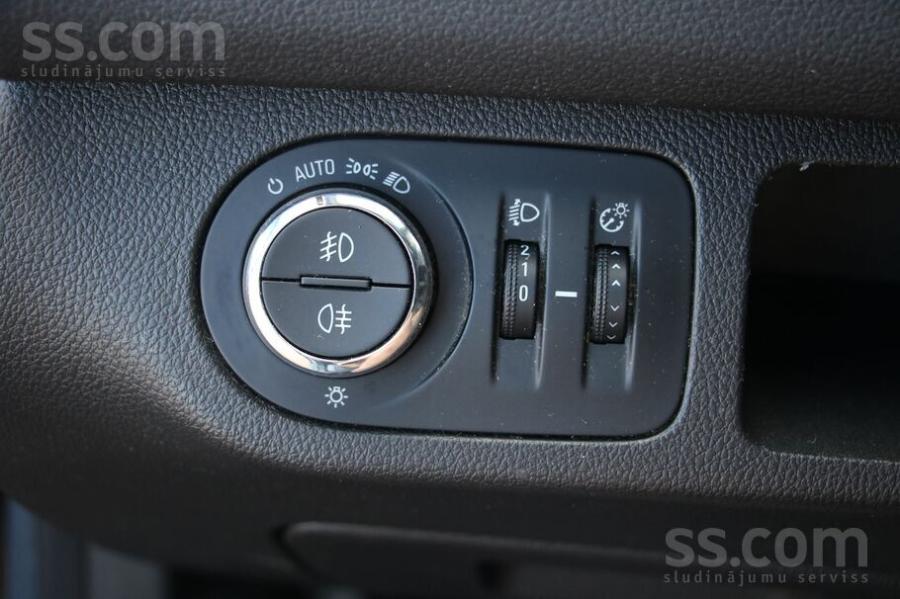 Black Opel Meriva 2011 in Tukums, with an engine capacity of 1.70 L and mileage of 266 thousand km for 4686 €, photo 24 on AUTOMOTO.COM.LV