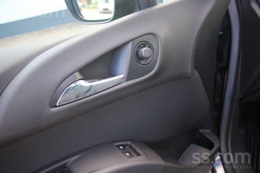 Black Opel Meriva 2011 in Tukums, with an engine capacity of 1.70 L and mileage of 266 thousand km for 4686 €, photo 25 on AUTOMOTO.COM.LV