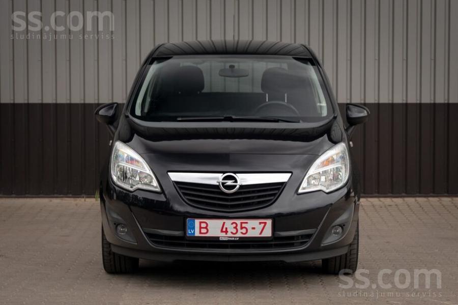 Black Opel Meriva 2011 in Talsi, with an engine capacity of 1.40 L and mileage of 132 thousand km for 5490 €, photo 3 on AUTOMOTO.COM.LV