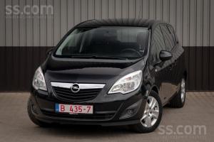 Black Opel Meriva 2011 in Talsi, with an engine capacity of 1.40 L and mileage of 132 thousand km for 5490 €, photo 4 on AUTOMOTO.COM.LV