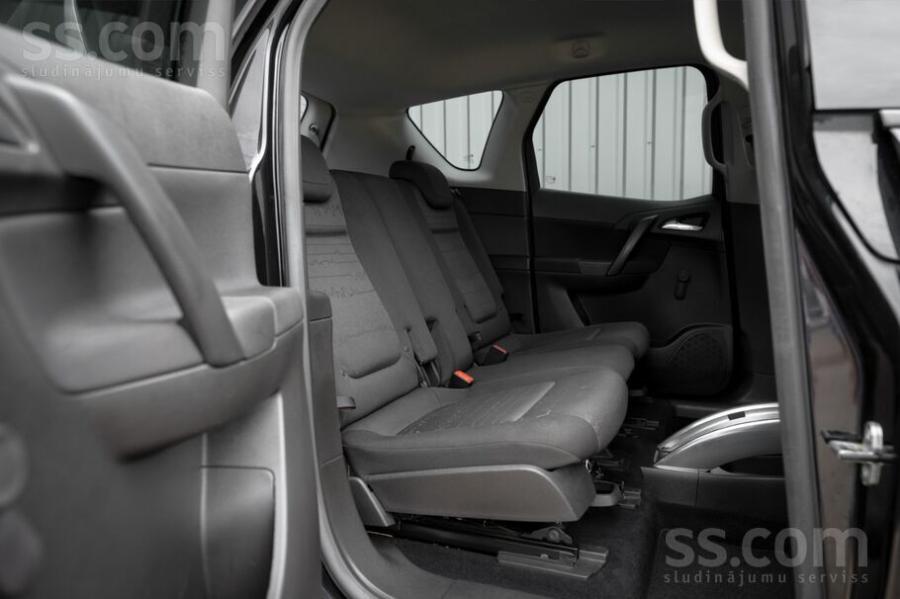 Black Opel Meriva 2011 in Talsi, with an engine capacity of 1.40 L and mileage of 132 thousand km for 5490 €, photo 12 on AUTOMOTO.COM.LV