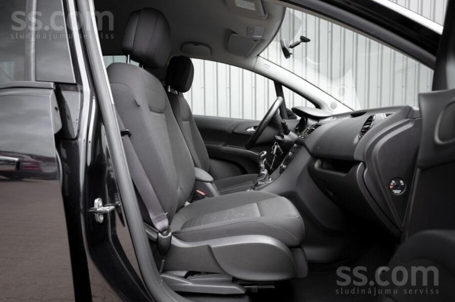 Black Opel Meriva 2011 in Talsi, with an engine capacity of 1.40 L and mileage of 132 thousand km for 5490 €, photo 13 on AUTOMOTO.COM.LV