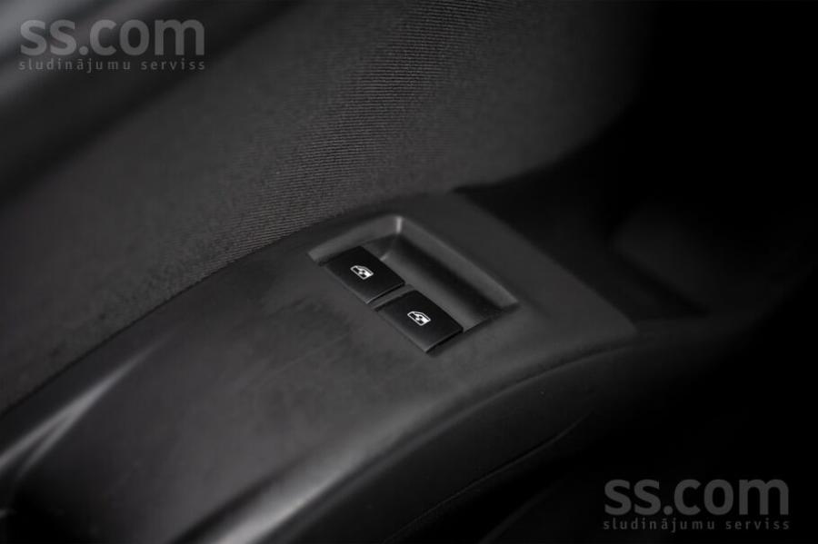 Black Opel Meriva 2011 in Talsi, with an engine capacity of 1.40 L and mileage of 132 thousand km for 5490 €, photo 14 on AUTOMOTO.COM.LV