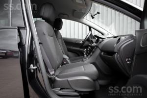 Melns Opel Meriva 2011 Tukums, ar dzinēja tilpumu 1.40 L un nobraukumu 132 tūkst. km par 5490 €, foto 13 vietnē AUTOMOTO.COM.LV