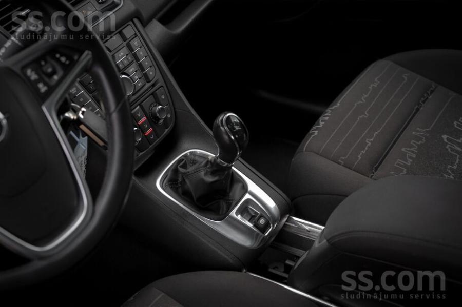 Melns Opel Meriva 2011 Tukums, ar dzinēja tilpumu 1.40 L un nobraukumu 132 tūkst. km par 5490 €, foto 24 vietnē AUTOMOTO.COM.LV