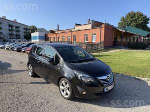 Black Opel Meriva 2011 in Ventspils, with an engine capacity of 1.70 L and mileage of 190 thousand km for 2990 €, photo 4 on AUTOMOTO.COM.LV