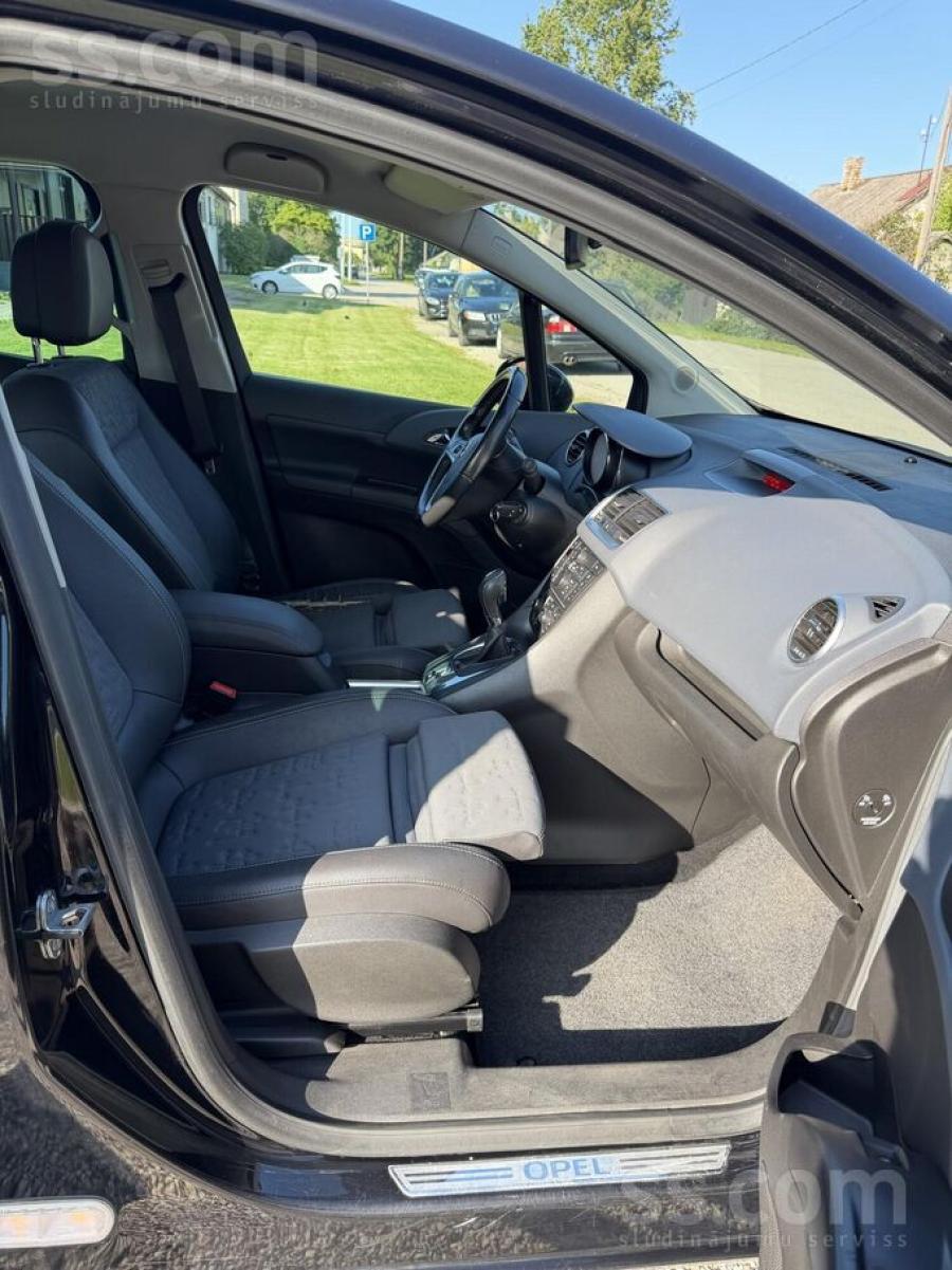 Black Opel Meriva 2011 in Ventspils, with an engine capacity of 1.70 L and mileage of 190 thousand km for 2990 €, photo 16 on AUTOMOTO.COM.LV