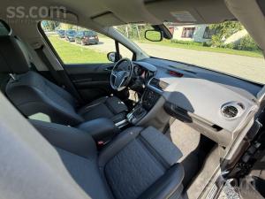 Black Opel Meriva 2011 in Ventspils, with an engine capacity of 1.70 L and mileage of 190 thousand km for 2990 €, photo 17 on AUTOMOTO.COM.LV