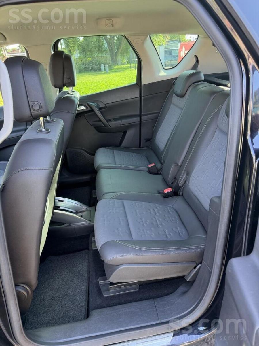 Black Opel Meriva 2011 in Ventspils, with an engine capacity of 1.70 L and mileage of 190 thousand km for 2990 €, photo 18 on AUTOMOTO.COM.LV