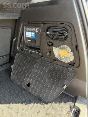 Black Opel Meriva 2011 in Ventspils, with an engine capacity of 1.70 L and mileage of 190 thousand km for 2990 €, photo 22 on AUTOMOTO.COM.LV