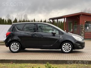 Black Opel Meriva 2012 in Cesis, with an engine capacity of 1.70 L and mileage of 203 thousand km for 5250 €, photo 6 on AUTOMOTO.COM.LV