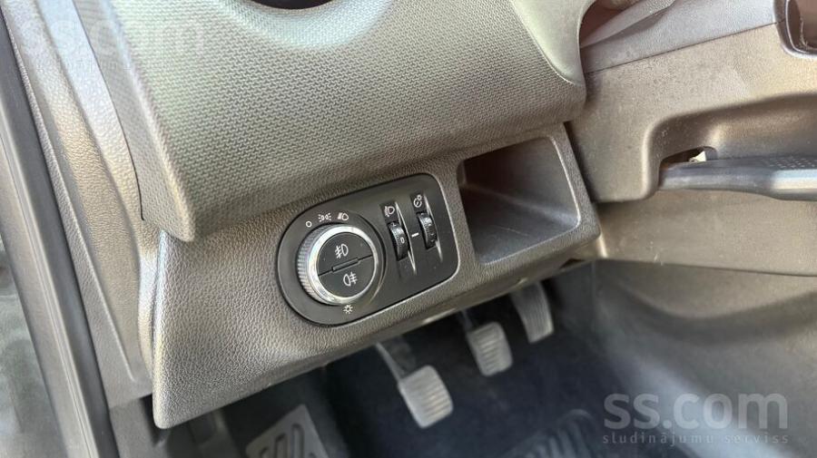 Melns Opel Meriva 2012 Liepāja, ar dzinēja tilpumu 1.40 L un nobraukumu 163 tūkst. km par 4450 €, foto 12 vietnē AUTOMOTO.COM.LV