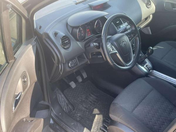 Black Opel Meriva 2013 in Panevezys, with an engine capacity of 1.36 L and mileage of 355 thousand km for 1750 €, photo 8 on AUTOMOTO.COM.LV