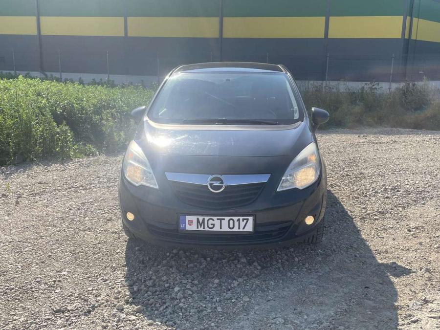 Black Opel Meriva 2013 in Panevezys, with an engine capacity of 1.36 L and mileage of 355 thousand km for 1750 €, photo 3 on AUTOMOTO.COM.LV