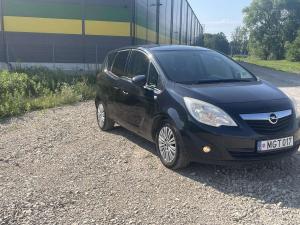Black Opel Meriva 2013 in Panevezys, with an engine capacity of 1.36 L and mileage of 355 thousand km for 1750 €, photo 4 on AUTOMOTO.COM.LV