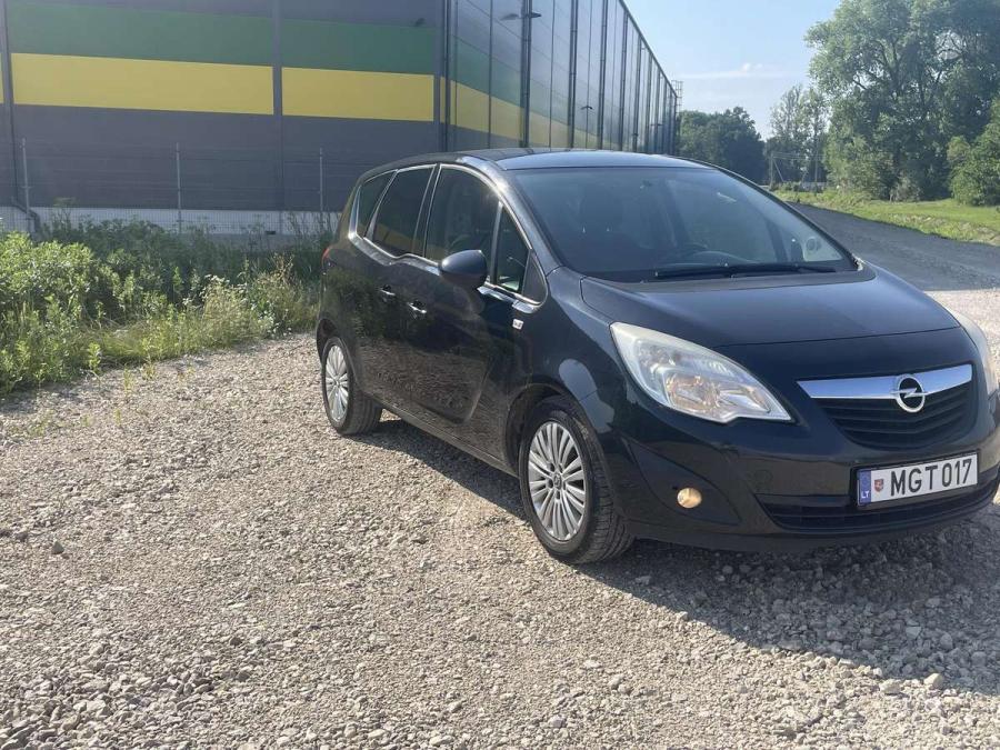 Black Opel Meriva 2013 in Panevezys, with an engine capacity of 1.36 L and mileage of 355 thousand km for 1750 €, photo 4 on AUTOMOTO.COM.LV