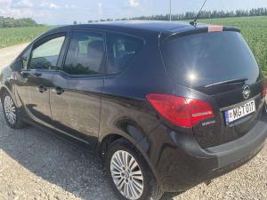 Black Opel Meriva 2013 in Panevezys, with an engine capacity of 1.36 L and mileage of 355 thousand km for 1750 €, photo 6 on AUTOMOTO.COM.LV