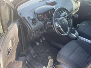 Black Opel Meriva 2013 in Panevezys, with an engine capacity of 1.36 L and mileage of 355 thousand km for 1750 €, photo 9 on AUTOMOTO.COM.LV