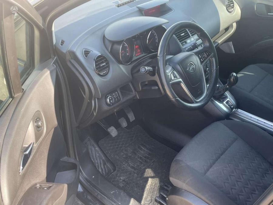 Black Opel Meriva 2013 in Panevezys, with an engine capacity of 1.36 L and mileage of 355 thousand km for 1750 €, photo 9 on AUTOMOTO.COM.LV