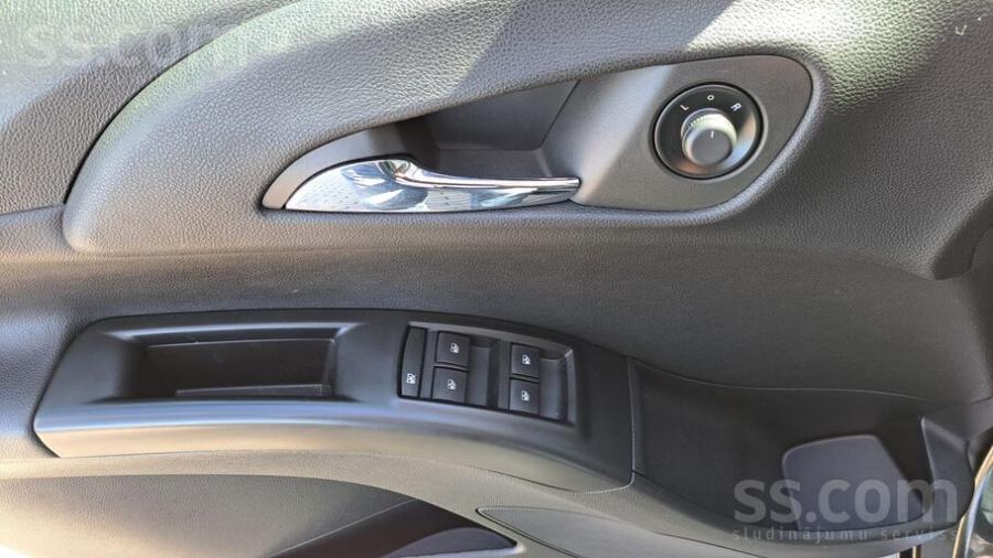 Melns Opel Meriva 2015 Talsi, ar dzinēja tilpumu 1.60 L un nobraukumu 211 tūkst. km par 6200 €, foto 16 vietnē AUTOMOTO.COM.LV