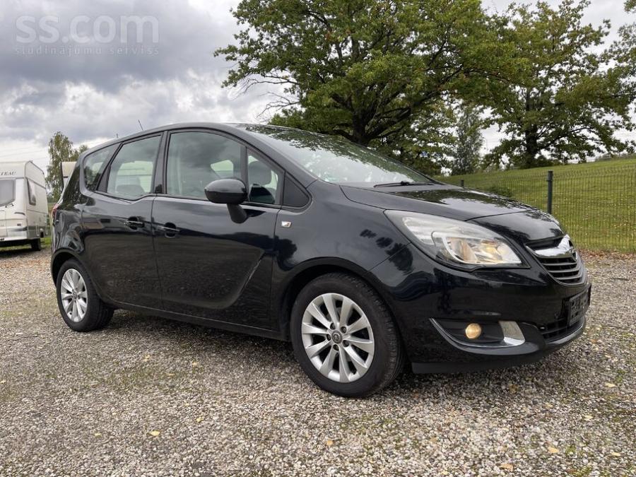 Black Opel Meriva 2015 in Valmiera, with an engine capacity of 1.40 L and mileage of 246 thousand km for 5490 €, photo 1 on AUTOMOTO.COM.LV