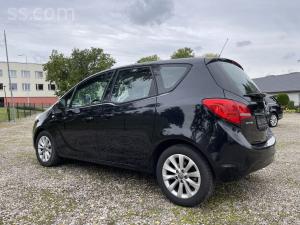 Black Opel Meriva 2015 in Valmiera, with an engine capacity of 1.40 L and mileage of 246 thousand km for 5490 €, photo 4 on AUTOMOTO.COM.LV