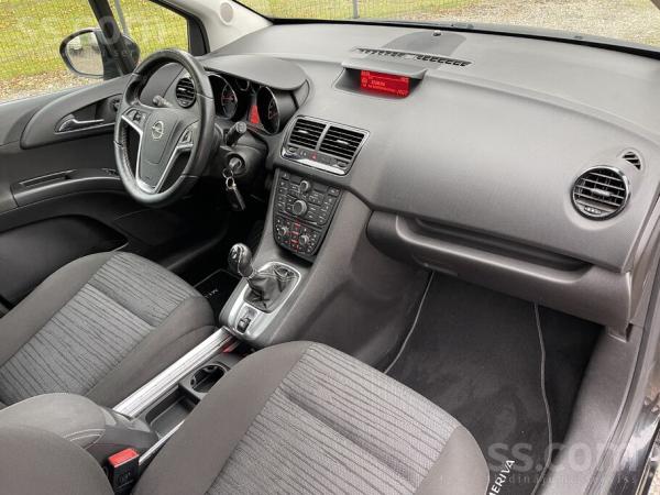 Opel Meriva 2015 Valmiera vietnē Melns Opel Meriva 2015 Valmiera, ar dzinēja tilpumu 1.40 L un nobraukumu 246 tūkst. km par 5490 €, foto 5 vietnē AUTOMOTO.COM.LV
