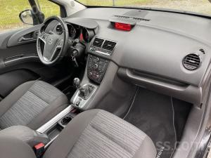 Black Opel Meriva 2015 in Valmiera, with an engine capacity of 1.40 L and mileage of 246 thousand km for 5490 €, photo 5 on AUTOMOTO.COM.LV