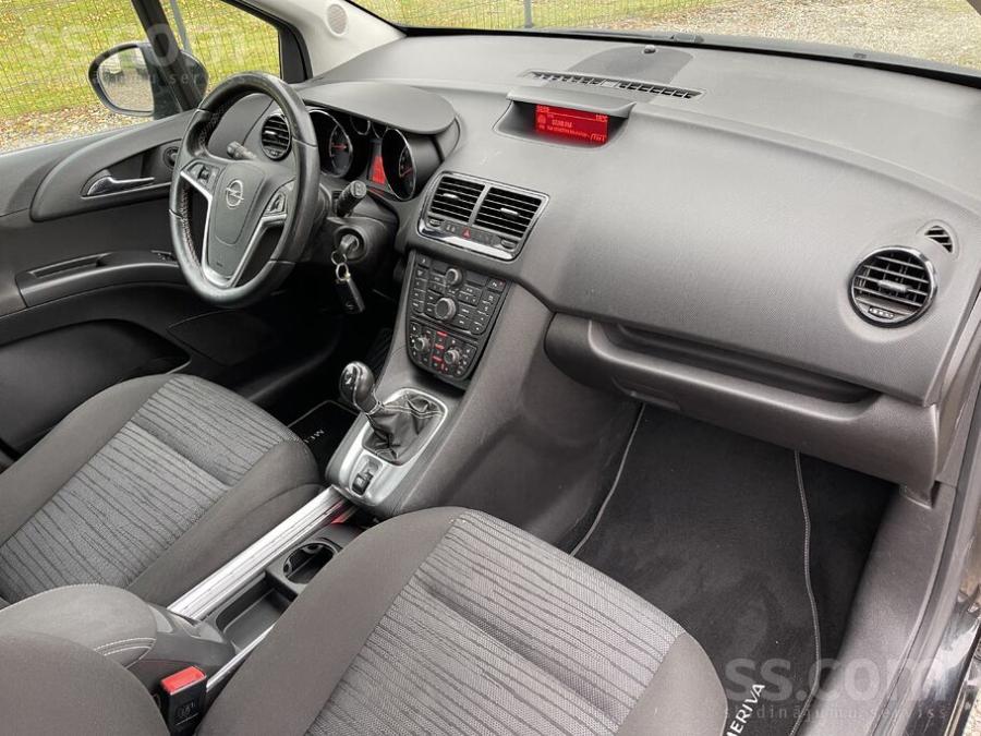 Black Opel Meriva 2015 in Valmiera, with an engine capacity of 1.40 L and mileage of 246 thousand km for 5490 €, photo 5 on AUTOMOTO.COM.LV