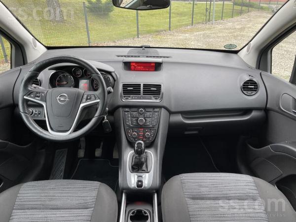 Opel Meriva 2015 Valmiera vietnē Melns Opel Meriva 2015 Valmiera, ar dzinēja tilpumu 1.40 L un nobraukumu 246 tūkst. km par 5490 €, foto 6 vietnē AUTOMOTO.COM.LV