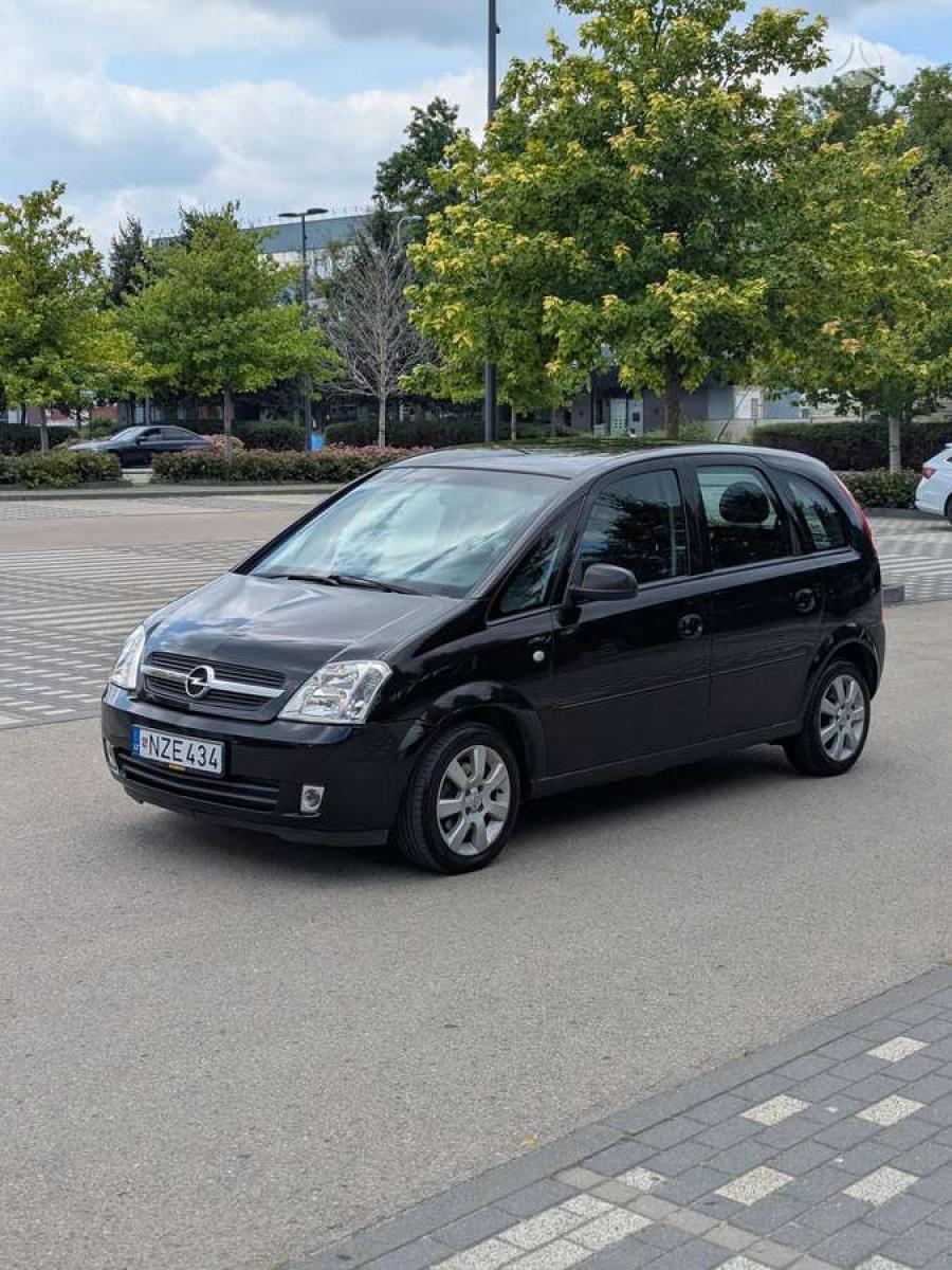 Black Opel Meriva 2004 in Vilnius, with an engine capacity of 1.60 L and mileage of 158 thousand km for 1100 €, photo 3 on AUTOMOTO.COM.LV