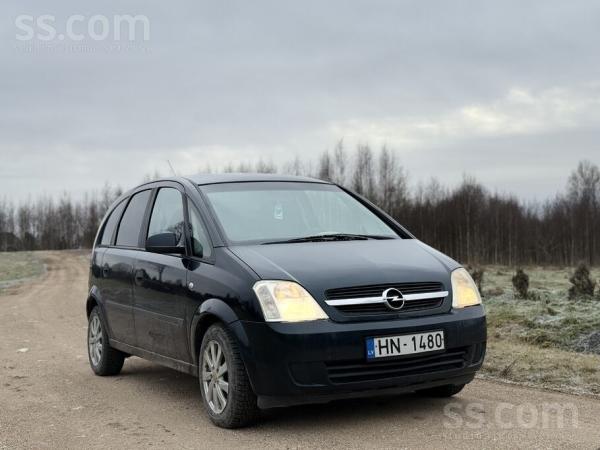 Black Opel Meriva 2005 in Cesis, with an engine capacity of 1.70 L and mileage of 218 thousand km for 1100 €, photo 2 on AUTOMOTO.COM.LV