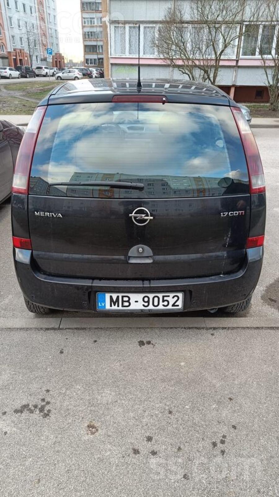 Black Opel Meriva 2005 in Riga, with an engine capacity of 1.70 L and mileage of 166 thousand km for 1500 €, photo 5 on AUTOMOTO.COM.LV