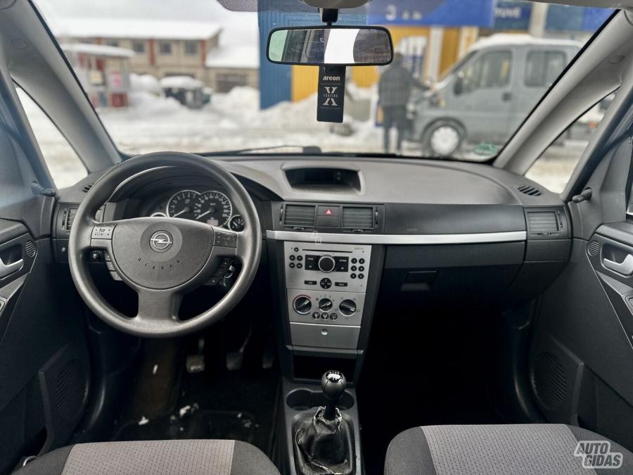 Black Opel Meriva 2005 in Kretinga, with an engine capacity of 1.60 L and mileage of 237 thousand km for 1550 €, photo 12 on AUTOMOTO.COM.LV
