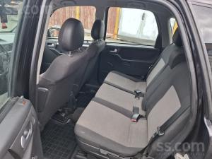 Black Opel Meriva 2005 in Riga, with an engine capacity of 1.60 L and mileage of 236 thousand km for 1559 €, photo 8 on AUTOMOTO.COM.LV