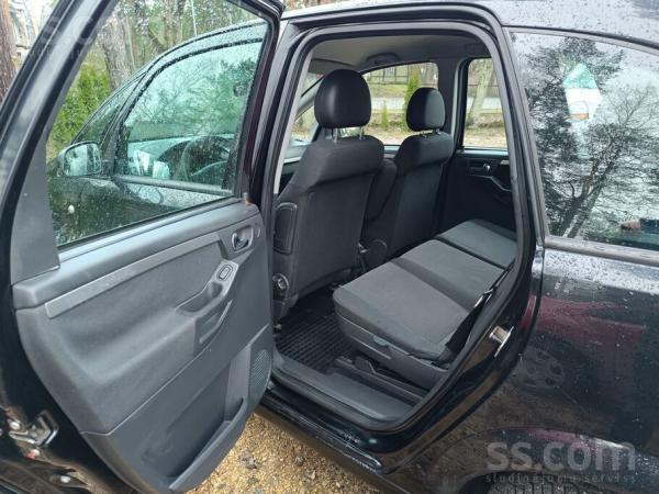 Black Opel Meriva 2005 in Riga, with an engine capacity of 1.30 L and mileage of 320 thousand km for 1150 €, photo 5 on AUTOMOTO.COM.LV