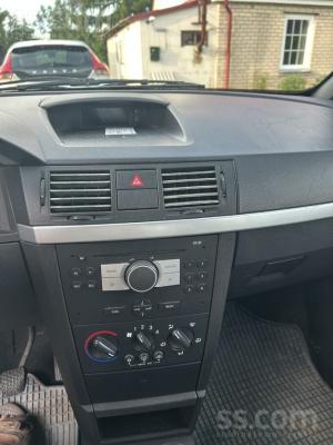 Melns Opel Meriva 2005 Daugavpils, ar dzinēja tilpumu 1.60 L un nobraukumu 323 tūkst. km par 800 €, foto 4 vietnē AUTOMOTO.COM.LV