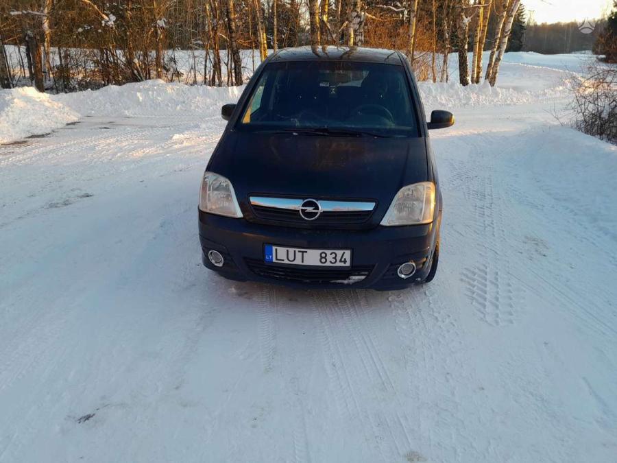 Black Opel Meriva 2006 in Skuodas, with an engine capacity of 1.69 L and mileage of 276 thousand km for 1350 €, photo 5 on AUTOMOTO.COM.LV