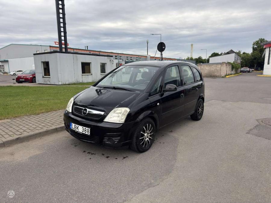 Black Opel Meriva 2006 in Vilnius, with an engine capacity of 1.69 L and mileage of 284 thousand km for 750 €, photo 1 on AUTOMOTO.COM.LV