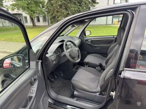 Black Opel Meriva 2006 in Vilnius, with an engine capacity of 1.69 L and mileage of 284 thousand km for 750 €, photo 5 on AUTOMOTO.COM.LV