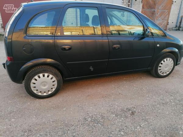 Black Opel Meriva 2008 in Moletai, with an engine capacity of 1.60 L and mileage of 236 thousand km for 1100 €, photo 5 on AUTOMOTO.COM.LV
